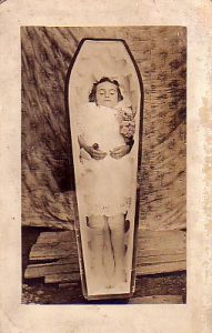 Post Mortem Photography in the Victorian Era – As Still as the Dead ...